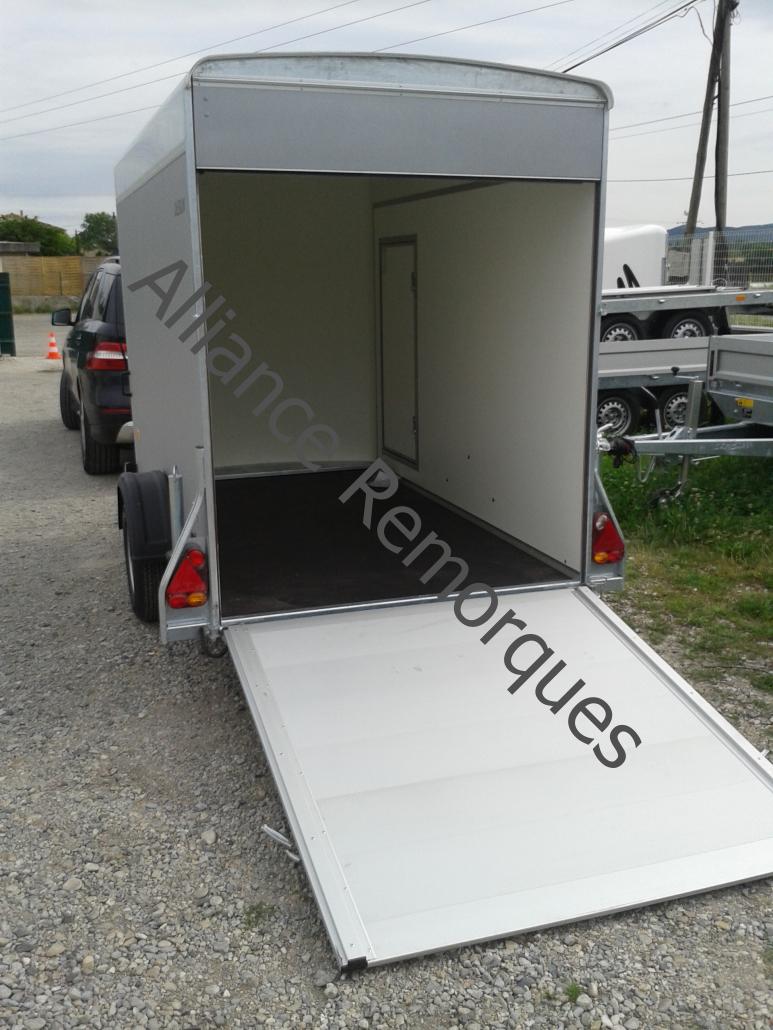 FOURGON "C300" PAROIS LATÉRALES CONTREPLAQUÉ AVEC PORTE LATERALE ...